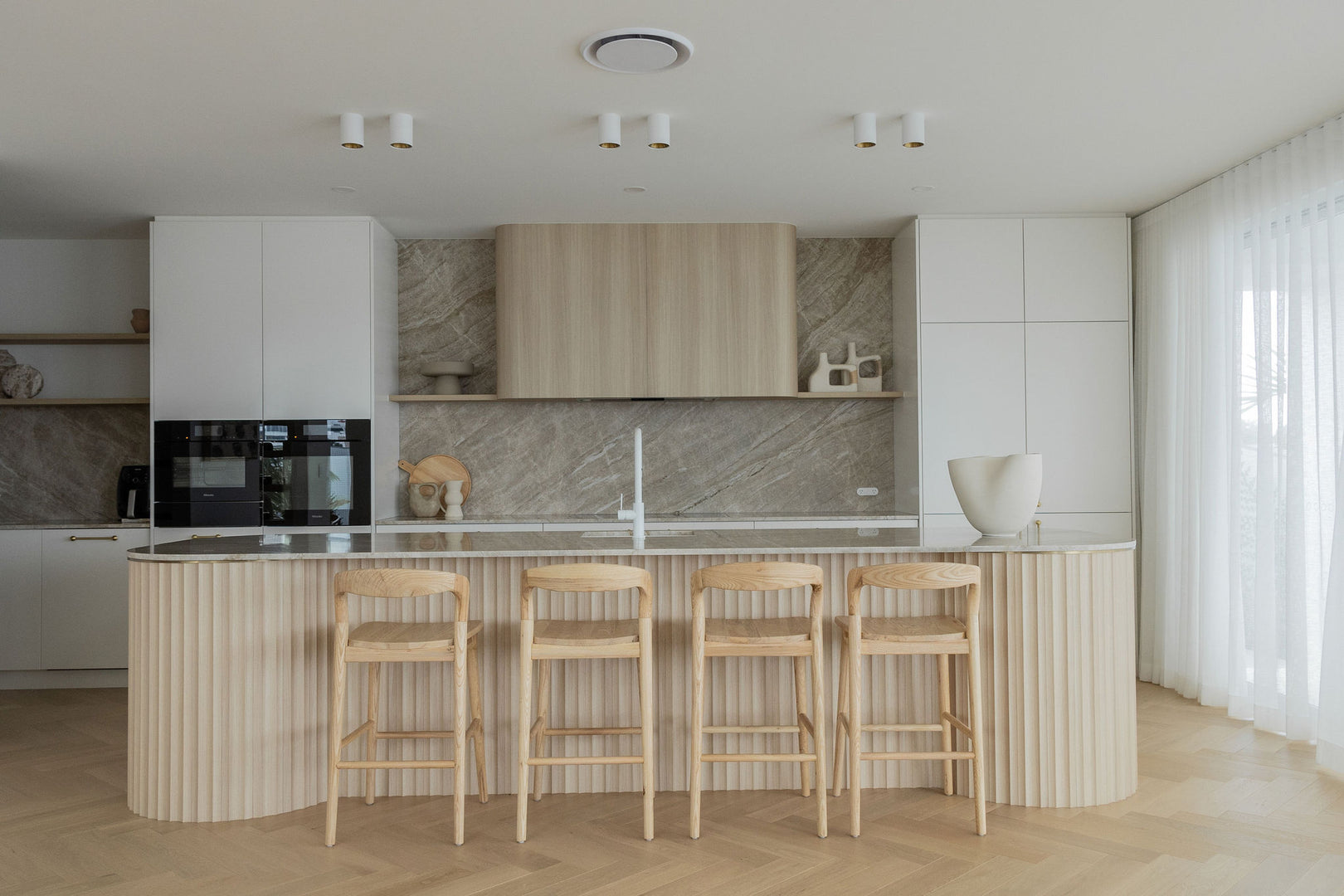 The Bekka counter stool - ash wood – P&R Styling