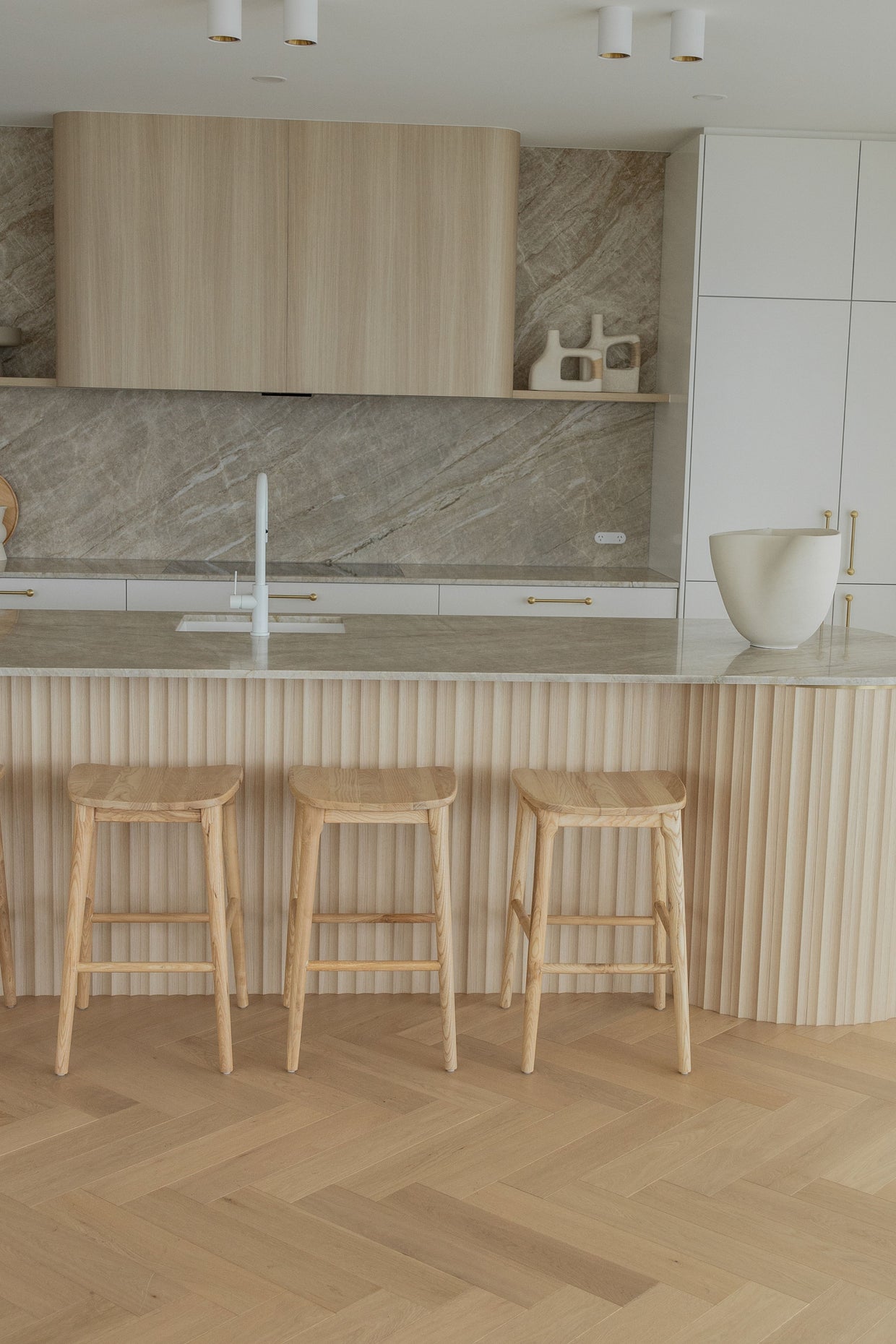Arlow Counter Stool Ash Wood – P&R Styling